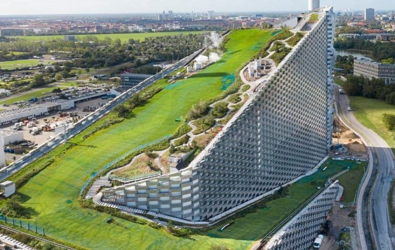 Case Studies of Iconic Sustainable Buildings - IEREK
